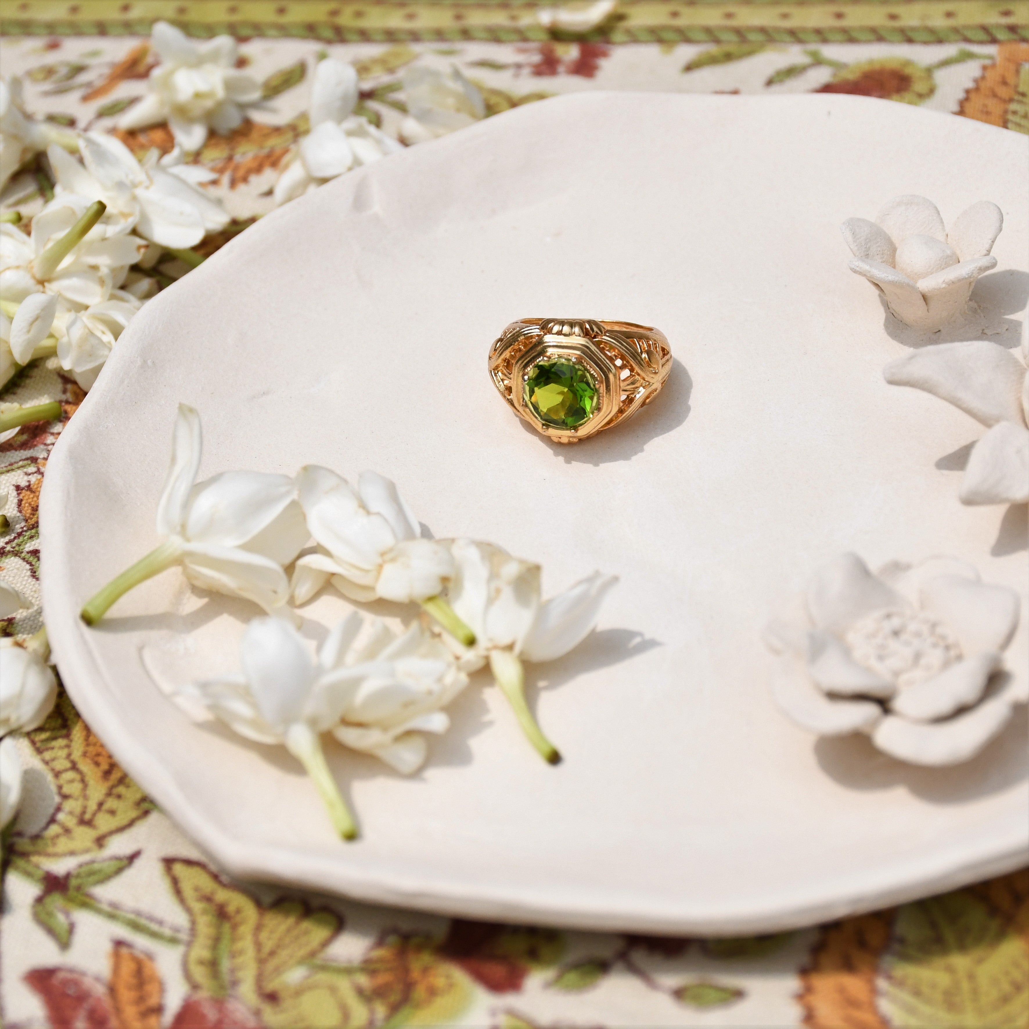 Nur-un-Nissa Ring – NOYRA